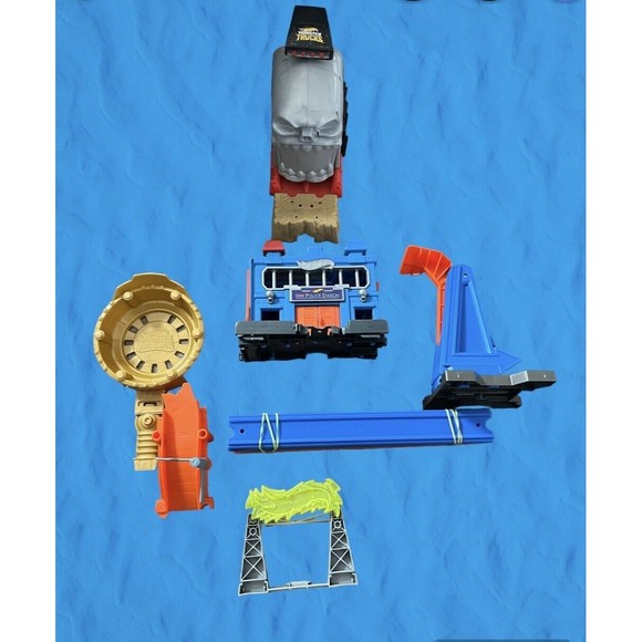 Toys | Hot Wheels Monster Truck Pit Push Down Launchers Electric Tower ...